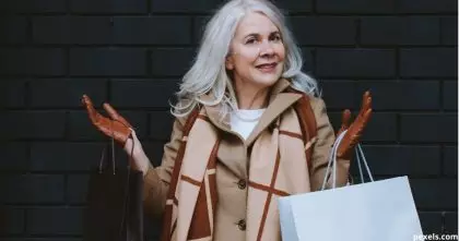 5 cose che non comprano una donna dopo 50 anni, perché sono utili solo a giovani