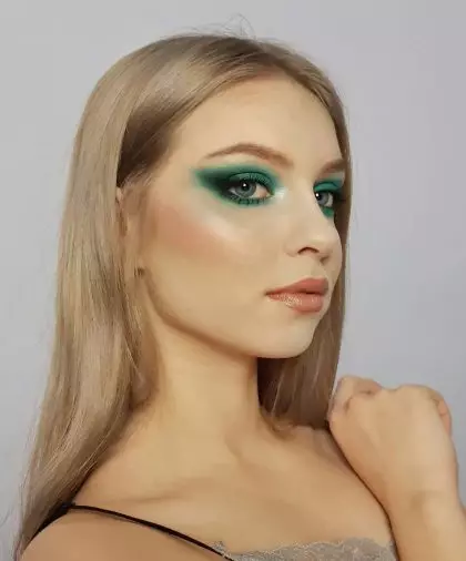 Meriv çawa çavên xweşik xweş dike: 5 trendên sereke di Makeup de 2021 1109_2