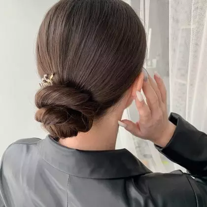 5 hairstyles që bëjnë një grua luksoze nga ju. Trego në foto 1335_10