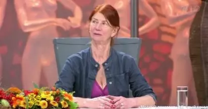 La figlia ha guidato la mamma di 69 anni alla "frase alla moda", che indossa abbigliamento per bambini. Cosa hanno fatto gli stilisti