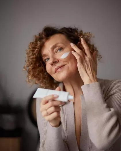 5 Tricks in Make-up, um jünger auszusehen als sein wahres Alter 1412_5