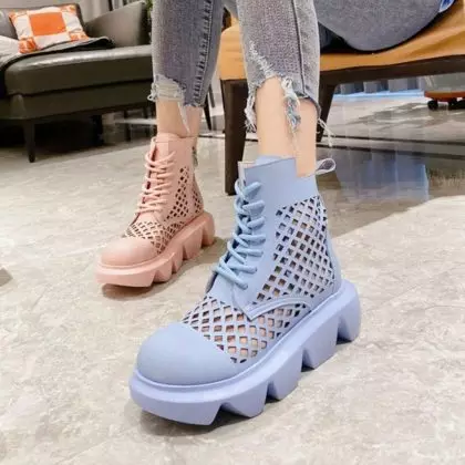 7 pares de sapatos que nenhuma mulher rica irá adicionar ao seu guarda-roupa 1437_8