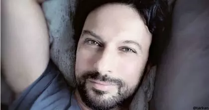 Türgi Handsome Tarkan 90ndatest aastatest. Kuidas täna tundub, miks viskas stseeni ja kes tema abikaasa