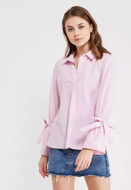 Për të punuar dhe jo vetëm: 5 shirts elegant deri në 2000 rubla 16512_5