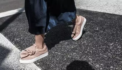 5 cûreyên snickers û sneakers ku hûn hewce ne ku bi navgîniya 2018an zanibin 16651_4