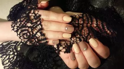 6 manicura ideoj en nudaj tonoj por tiuj, kiuj preferas naturecon 17366_3