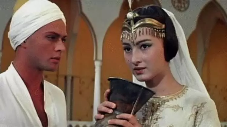 6 item tersembunyi dari Soviet Aladdin, yang hanya memperhatikan orang dewasa