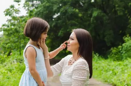 5 frases aleatorias con las que los padres ofenden al niño a las profundidades del alma 1883_1