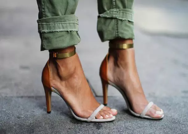 Guide for the most fashionable shoes: What is d'orse, flip flop and slingback? 20323_9
