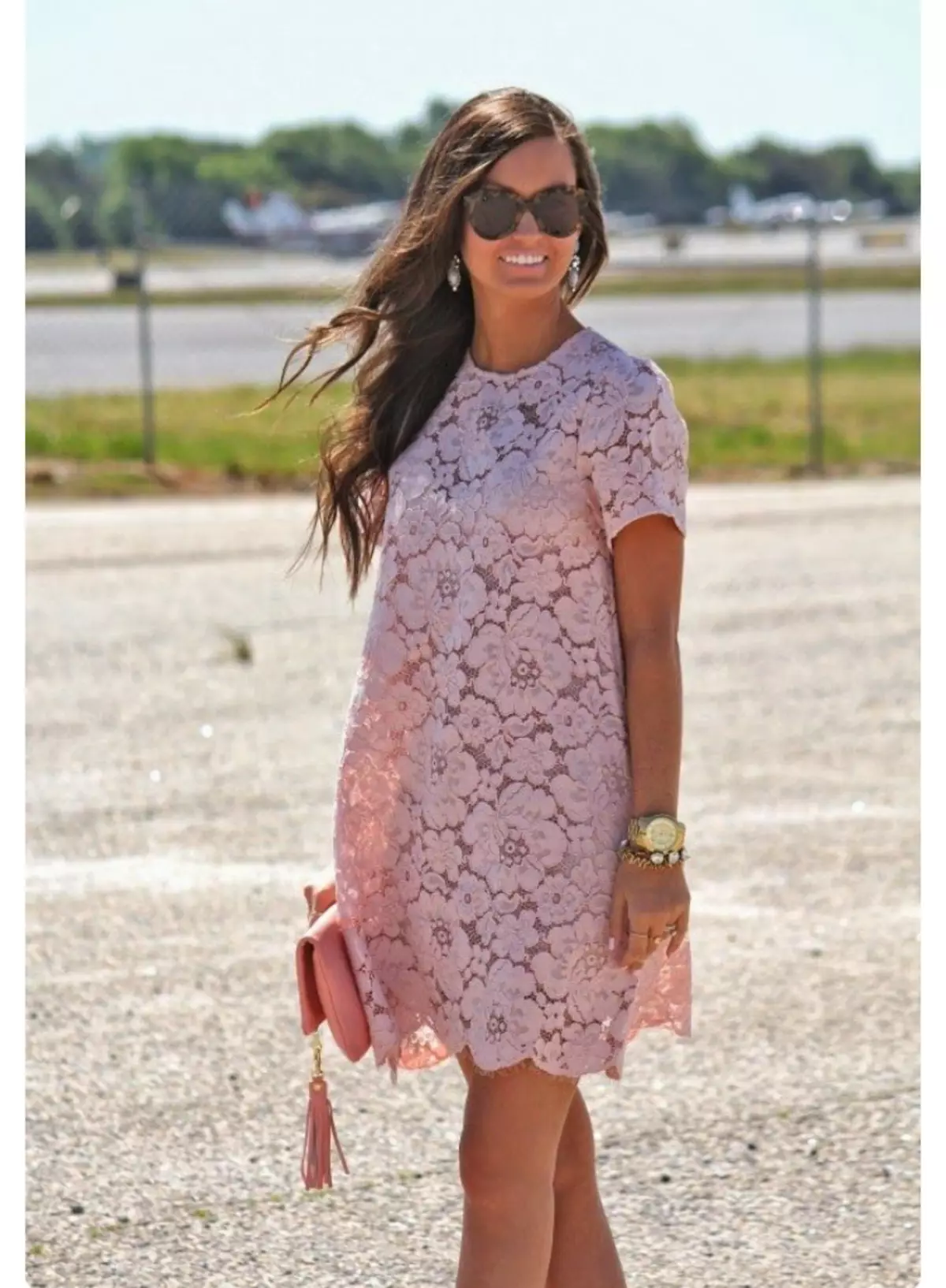 Easy and grace: 15 amazing images with lace dress 20714_11