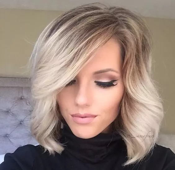 Nije trend yn kleur: Smoky Blonde technyk, dy't de herten fan modnice ferovere 21147_13