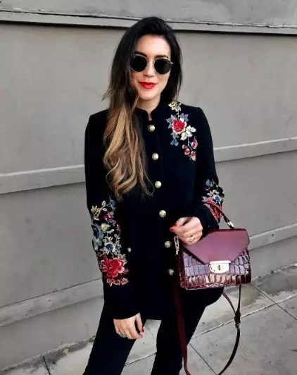 5 stylish wardrobe elements that every fashionista should be 21383_3