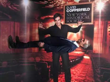 Kung saan ang pinaka sikat na illusionist mula sa 90s David Copperfield ay nawala 2158_9