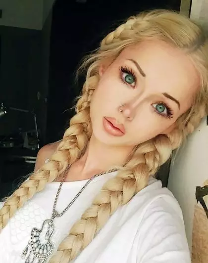 Frá Barbie - til elda. Hvernig í dag lítur út eins og skammarlegt líkan Valeria Lukyanova 2335_4