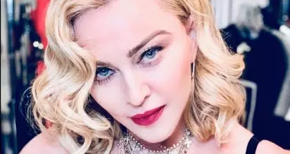 Ce que Madonna a regardé il y a 30 ans. Photo de 61 ans de chanteurs de 61 ans et maintenant 23919_1