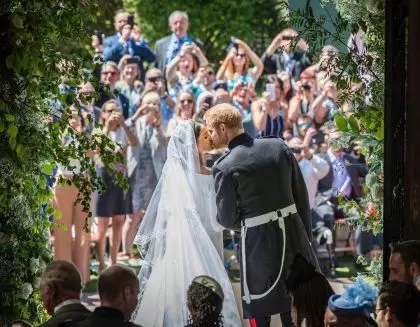 9 règles des Royaux dans les vêtements que la sauvagerie pour nous et pour eux - une réalité sévère 24590_3