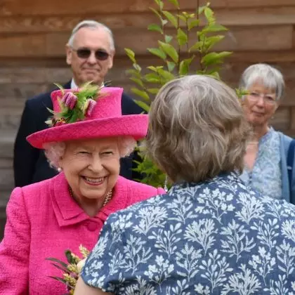 9 Reglur Royal Persons í fötunum sem Wildness fyrir okkur, og fyrir þá - alvarlega veruleika 24590_5