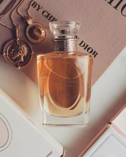 Qual perfume deixa um querido loop: 5 fragrâncias comprovadas 25215_4