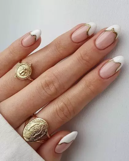 Russiese manicure, wat mal oor die wêreld is. Wat is dit en hoekom dit in die buiteland is 2523_10