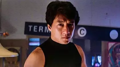 Jackie Chan abana numugore we imyaka hafi 40. Nkuko umukinnyi uzwi cyane Lin Fergjiao asa nkuyu munsi 281_1