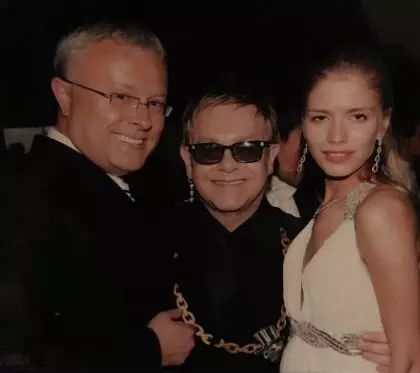 15 lat razem i 4 dzieci. Jak model Elena Permnova i billionire Lebedev, który jest starszy niż 27 lat 374_3