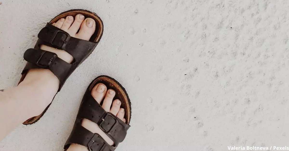 Trend in Shoes Summer 2021: Sandals rehet ku li seranserê cîhanê xweşikî çêdikin