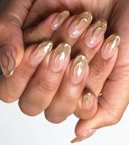 23 Ontwerp van lange nagels, waarvoor een luxueuze vrouw te zien is van veraf 3903_14