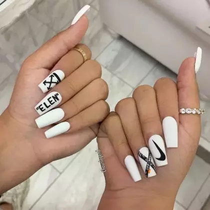 23 Ontwerp van lange nagels, waarvoor een luxueuze vrouw te zien is van veraf 3903_34