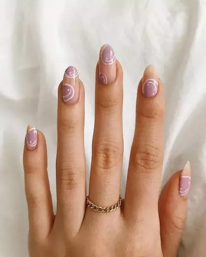 23 Ontwerp van lange nagels, waarvoor een luxueuze vrouw te zien is van veraf 3903_57