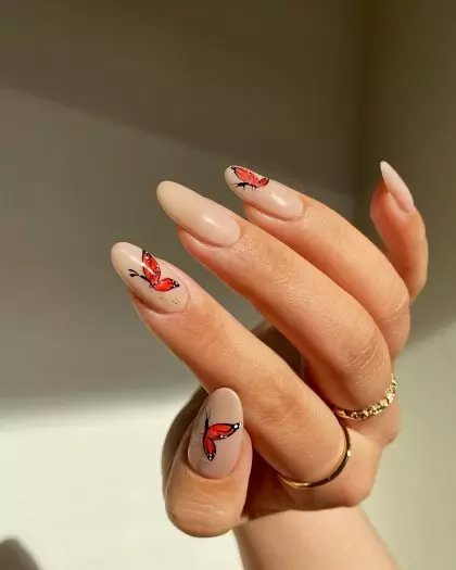 23 Ontwerp van lange nagels, waarvoor een luxueuze vrouw te zien is van veraf 3903_77