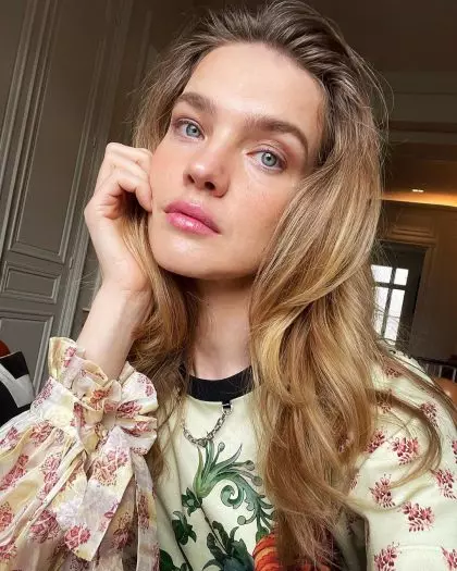 39-jarige Natalia Vodyanova. Hoekom in Frankryk is sy pragtig, en vir Russe - gewone vrou 410_5