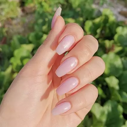 Ano ang hitsura ng kalsada manicure: 5 trend sa disenyo ng kuko 4716_12