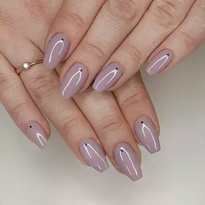 Ano ang hitsura ng kalsada manicure: 5 trend sa disenyo ng kuko 4716_16