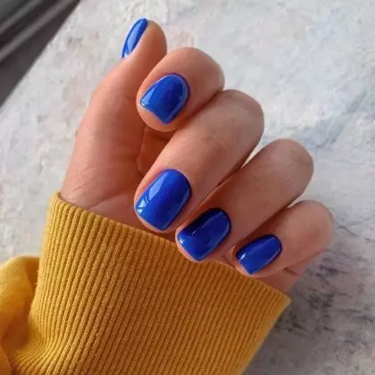 Ano ang hitsura ng kalsada manicure: 5 trend sa disenyo ng kuko 4716_3