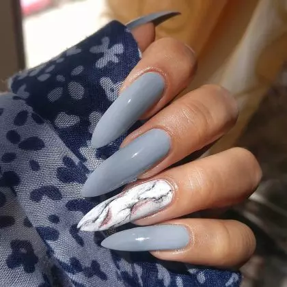 Ano ang hitsura ng kalsada manicure: 5 trend sa disenyo ng kuko 4716_5