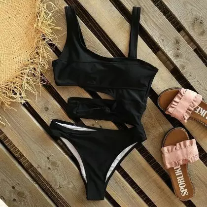 5 Trik pada Pilihan Swimsuit yang Harus Tahu Wanita Berat Badan 536_6