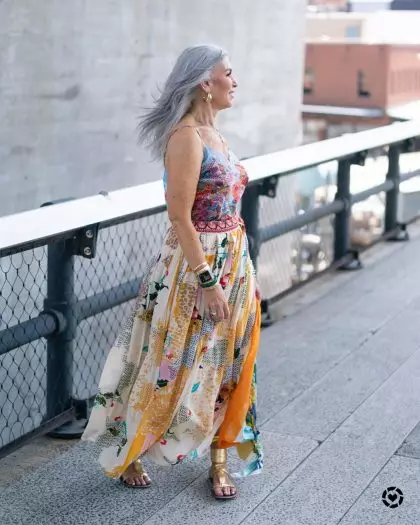 Fashionista en 58 años lleva 7 cosas para que los jóvenes admiran su estilo. 6229_7