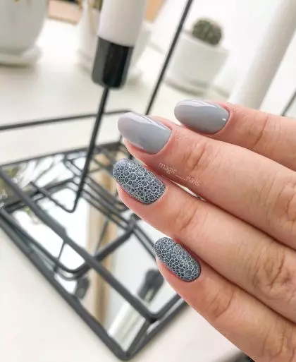 Manicure Perancis - tidak lagi dalam trend: 8 Idea yang bergaya dengan tahun reka bentuk baru 6740_6