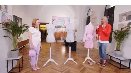 Na wystawie stylista Rogov zmienił pracownika budowlanego woman. Pokaż 