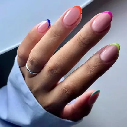 Manicure asiko fun ooru 2021. A fihan ohun ti o dabi ati bi o ṣe le ṣe pupọ julọ 873_11