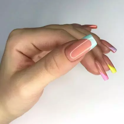 Manicure elegante para o verão 2021. Nós mostramos o que parece e como fazer mais 873_12