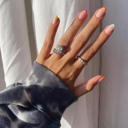 Manicure elegante para o verão 2021. Nós mostramos o que parece e como fazer mais 873_13