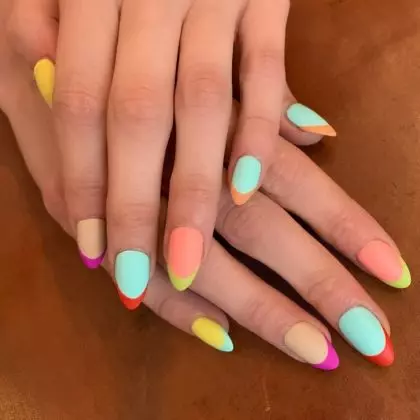 Manicure elegante para o verão 2021. Nós mostramos o que parece e como fazer mais 873_3