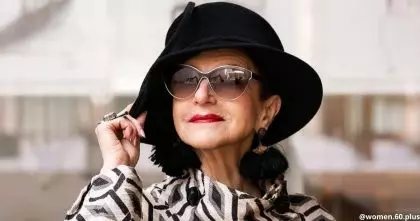 ¿Cómo debería la mujer de 60 años vestida para lucir bien mantenida: 5 reglas de moda